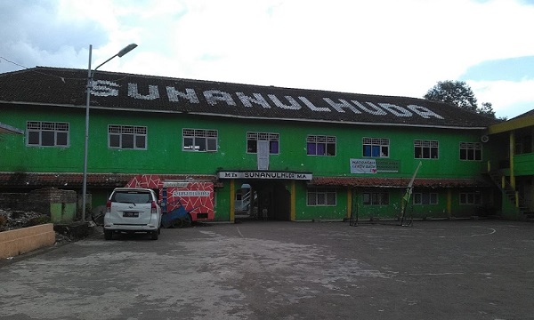 Pesantren Sunanul Huda Sukabumi | Pesantren › LADUNI.ID - Layanan Dokumentasi Ulama dan Keislaman